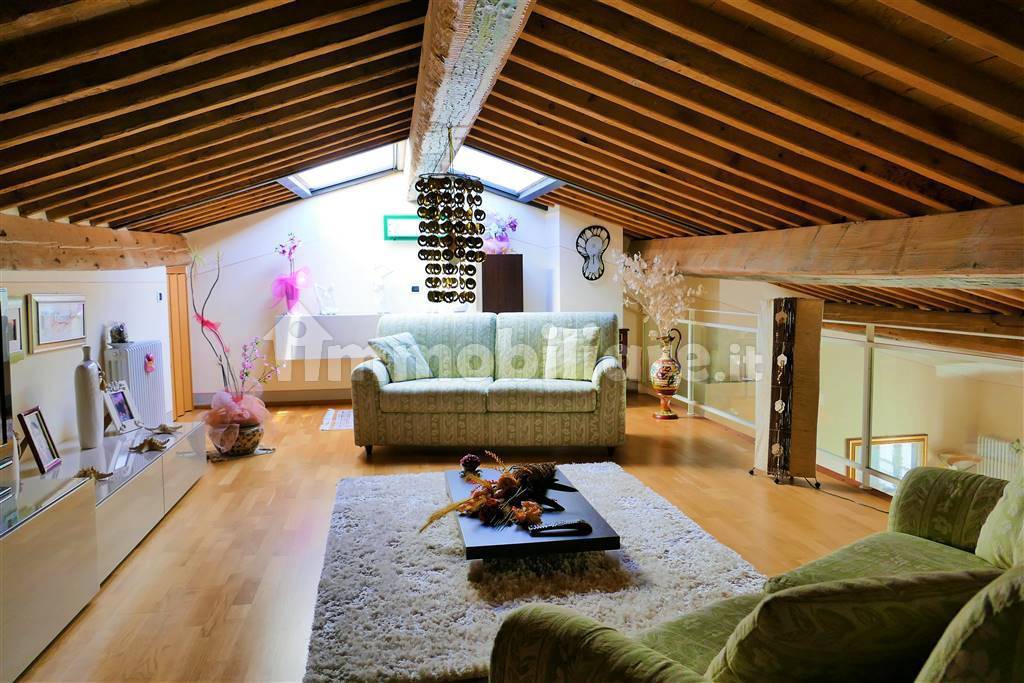 Appartamento via Ippolito Nievo, Le Maggiola, Gello, San Giuliano Terme