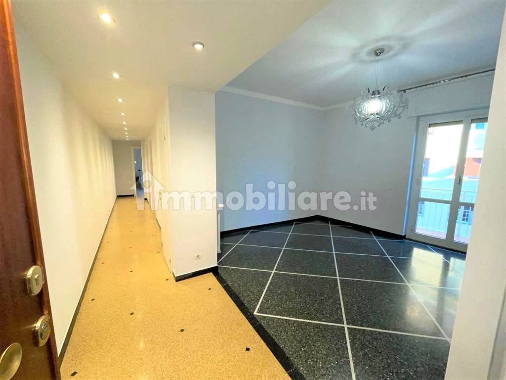 Trilocale via Napoli 44, Lagaccio, Genova