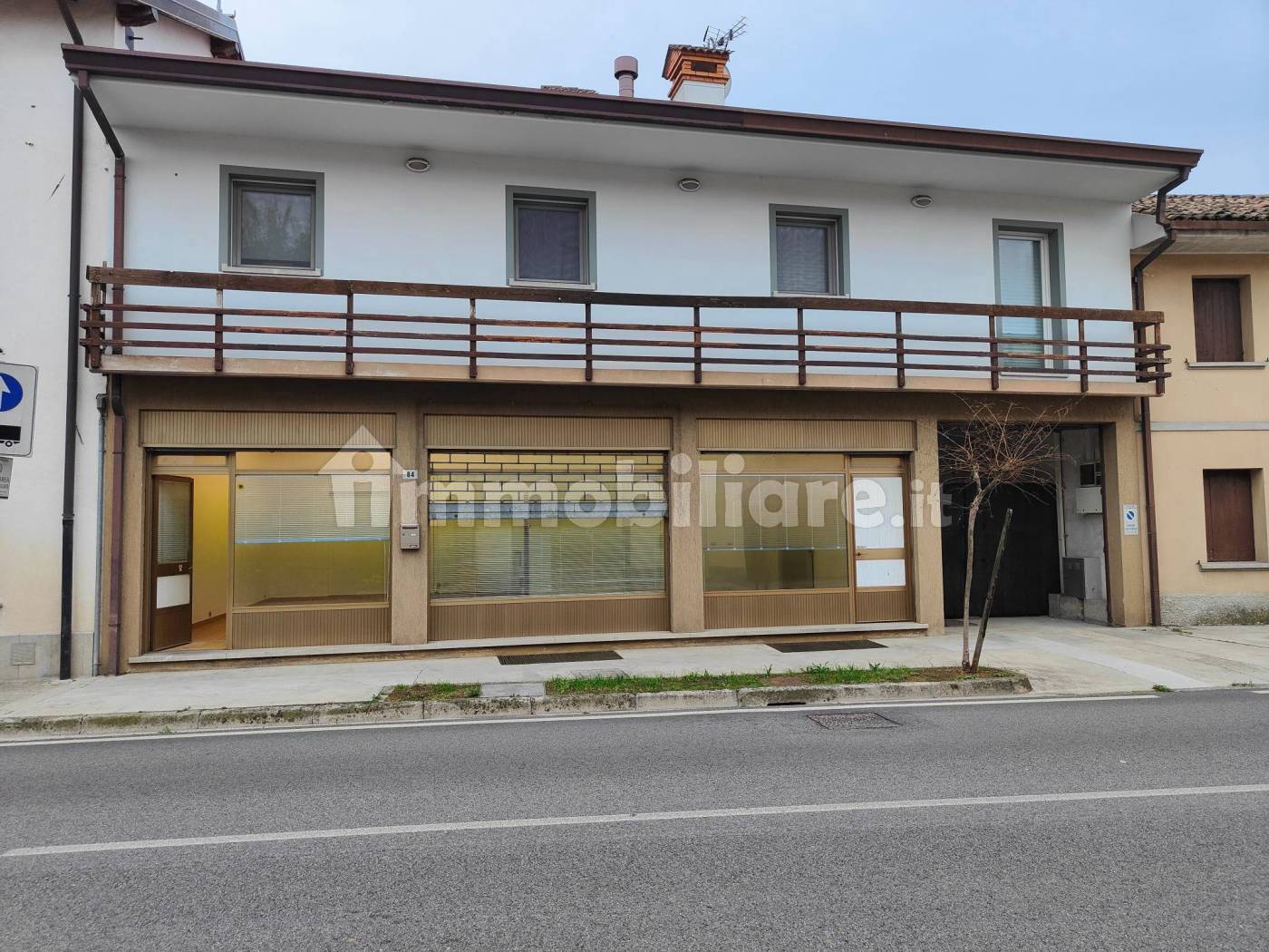 Locale commerciale in Vendita