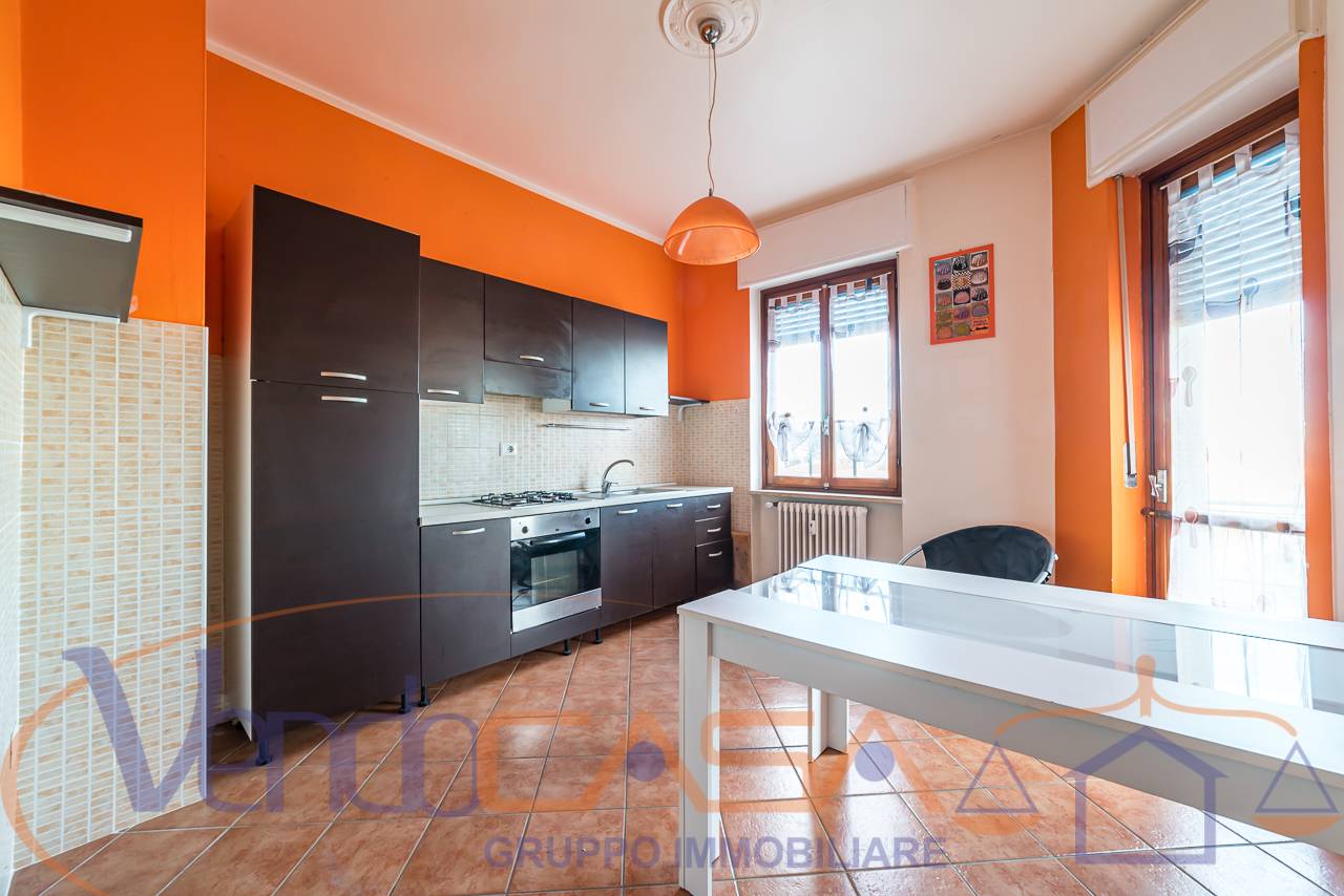 Trilocale Re Umberto 12, Centro, Verzuolo