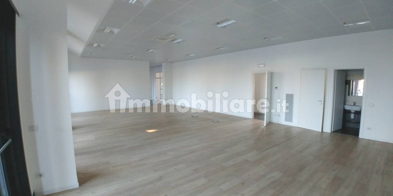 Attività commerciale in Vendita