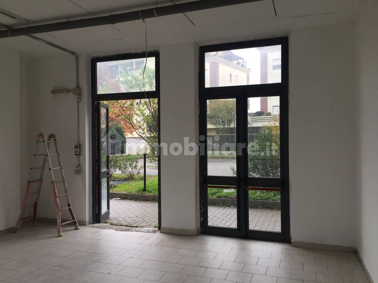 Locale commerciale in Vendita