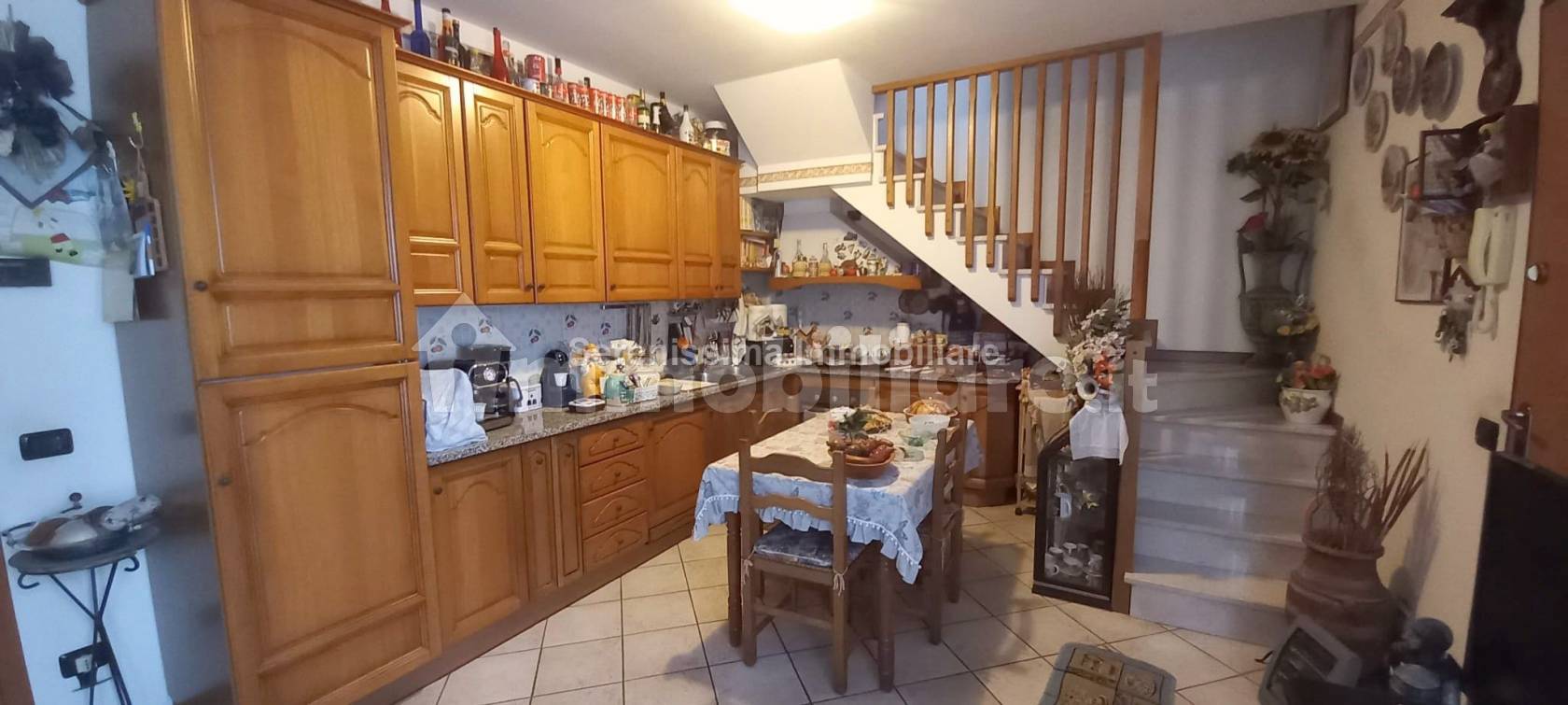 Quadrilocale buono stato, primo piano, Centro, Tavullia