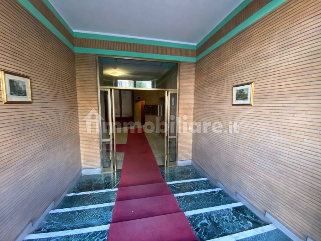 Vendita Appartamento Roma. Quadrilocale in via Urbano II. Da ...