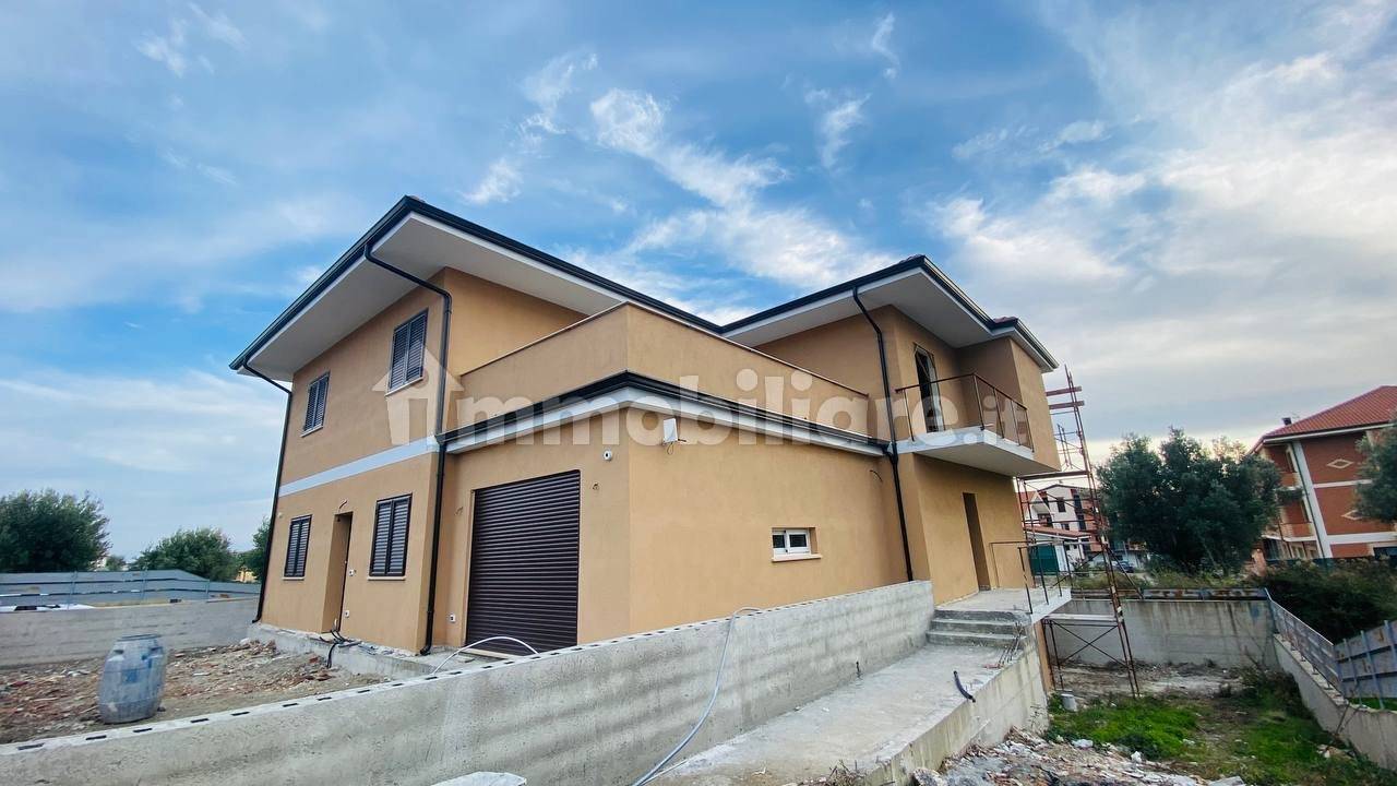 Villa a schiera via delle Rose, Mortilla, Gizzeria