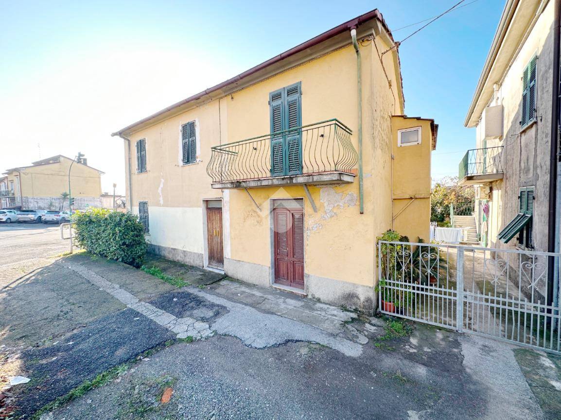 Bilocale via aurelia 296, Casano Dogana Isola, Luni