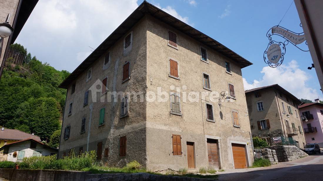 Trilocale via B  Lucchi 5, Sella Giudicarie