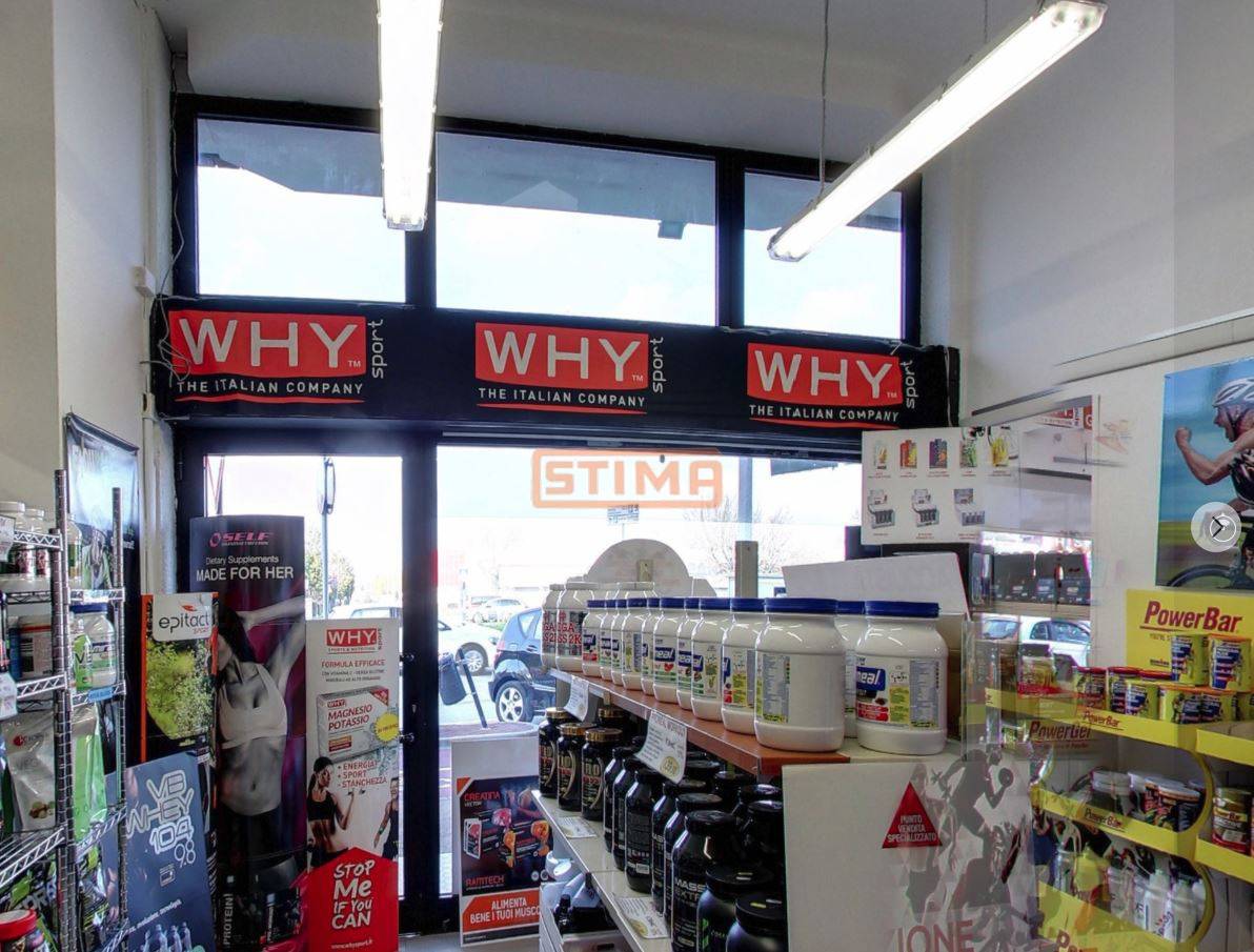 Locale commerciale in Vendita