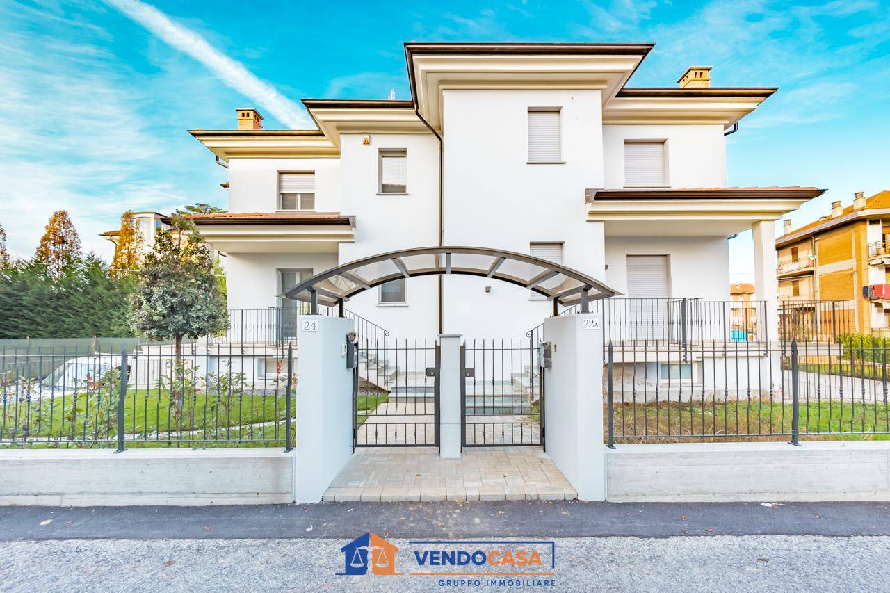 Villa a schiera via SAN BERNARDO 24, Altipiano, Mondovì