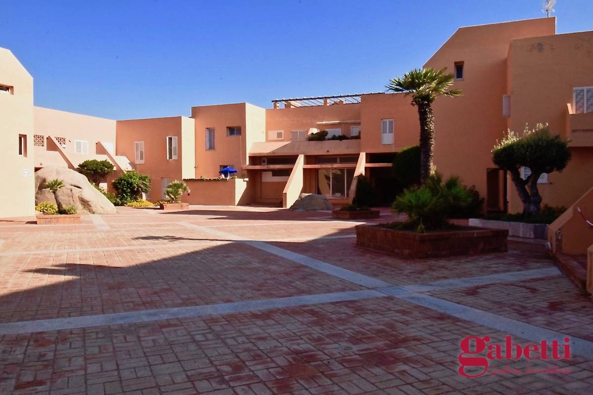 Locale commerciale in Vendita