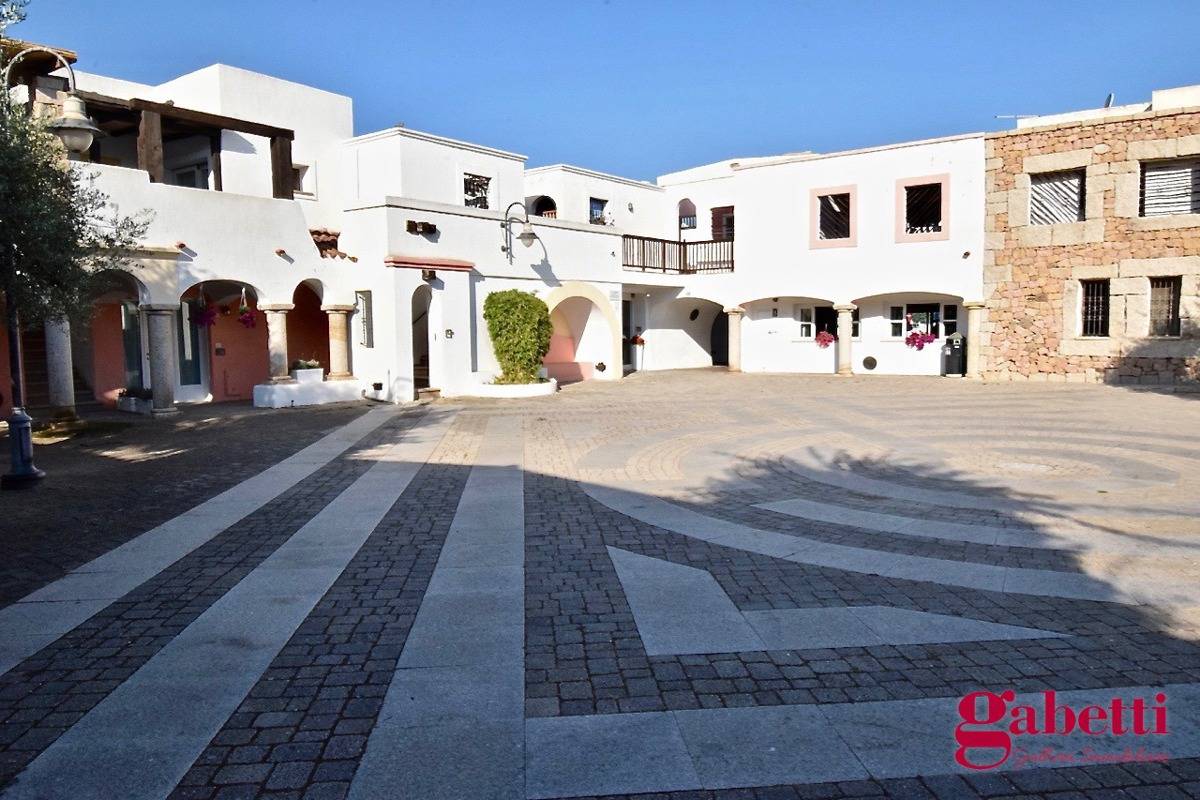 Locale commerciale in Vendita