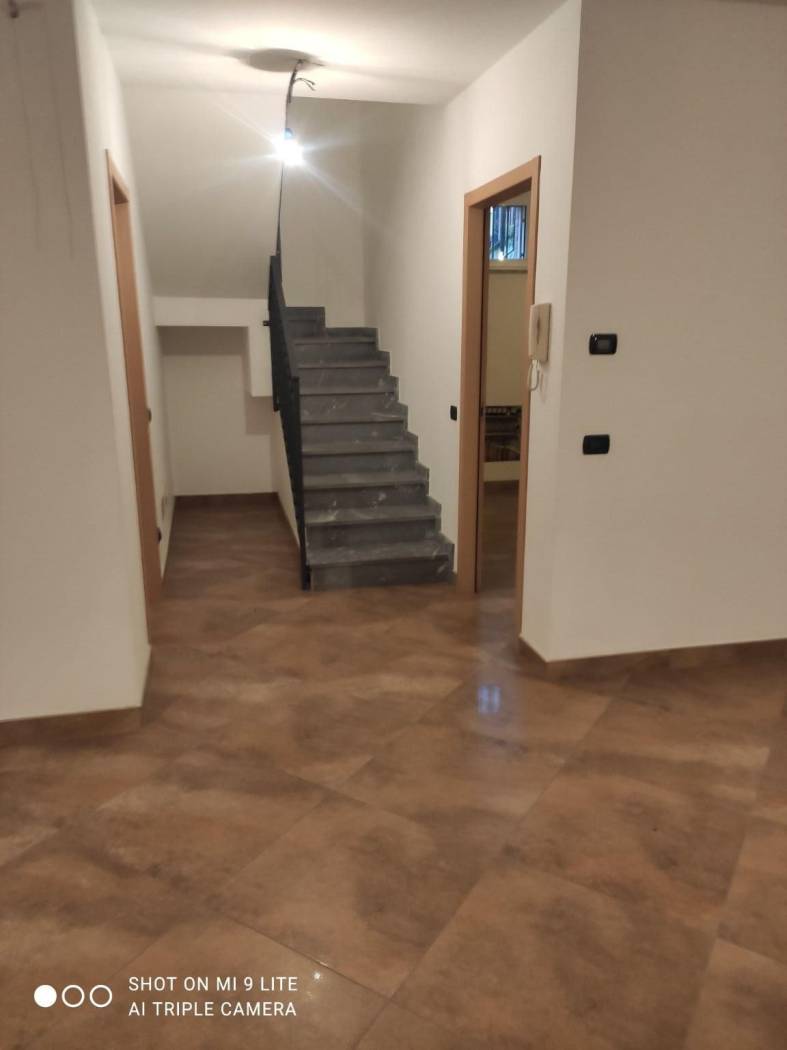 Villa bifamiliare, nuova, 235 m², Madonnina, Pavia
