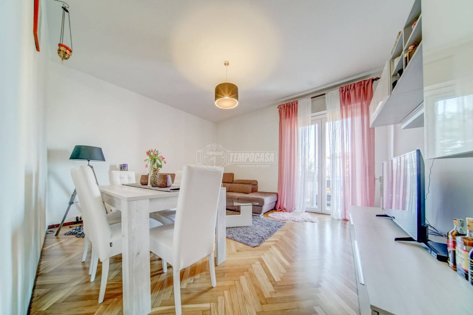 Trilocale via Adua 11, Galliate