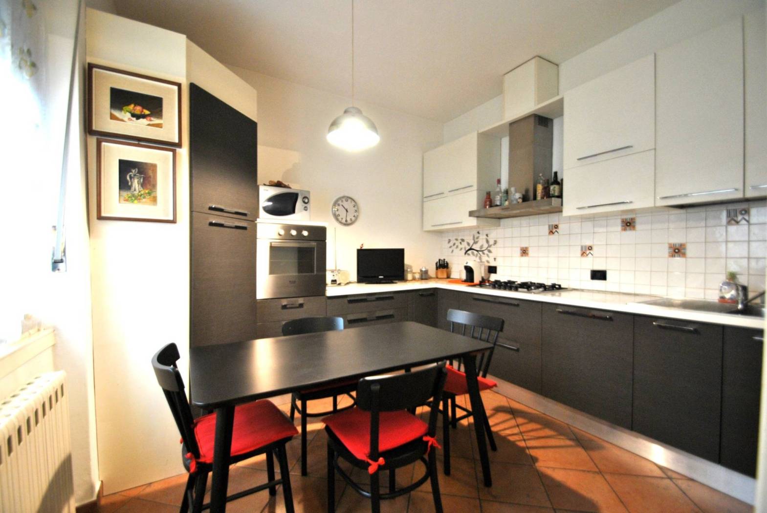 Trilocale via Canonica 5, Centro, Vimercate