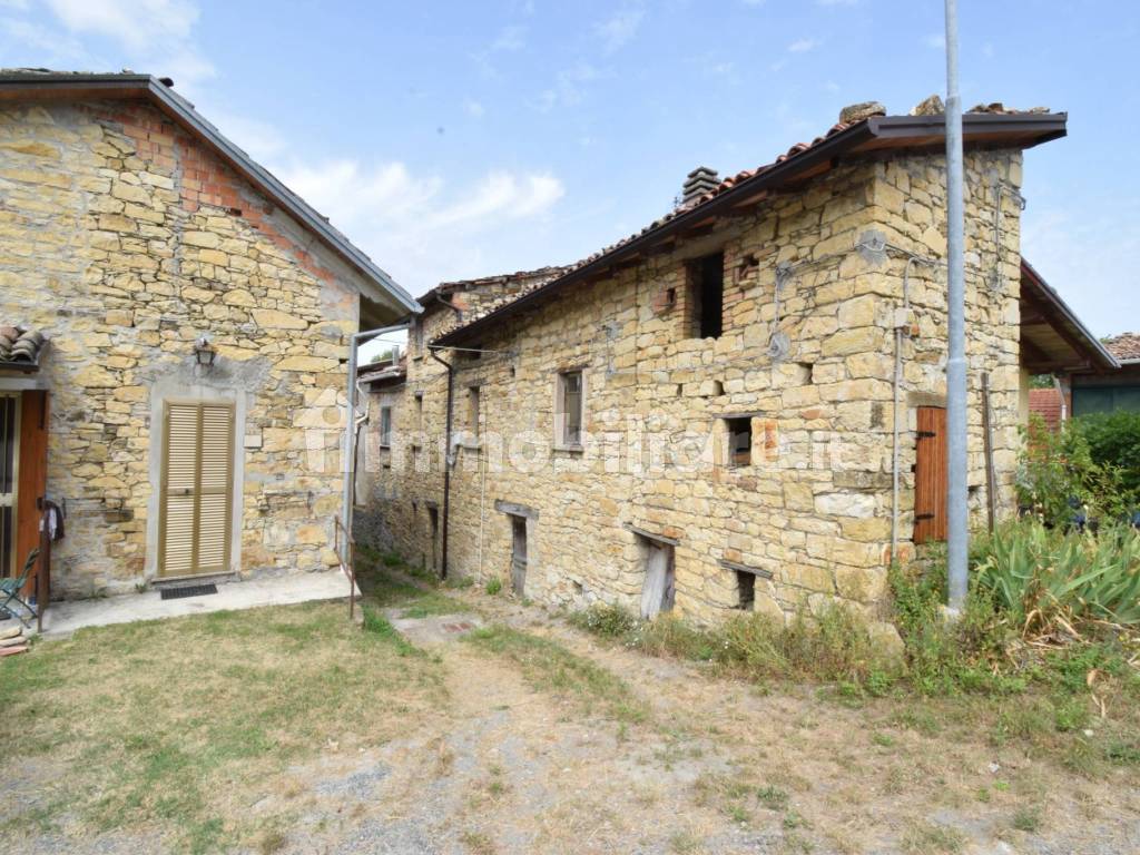 Vendita Rustico in Santini Pellegrino Parmense. Da ristrutturare, 105 ...