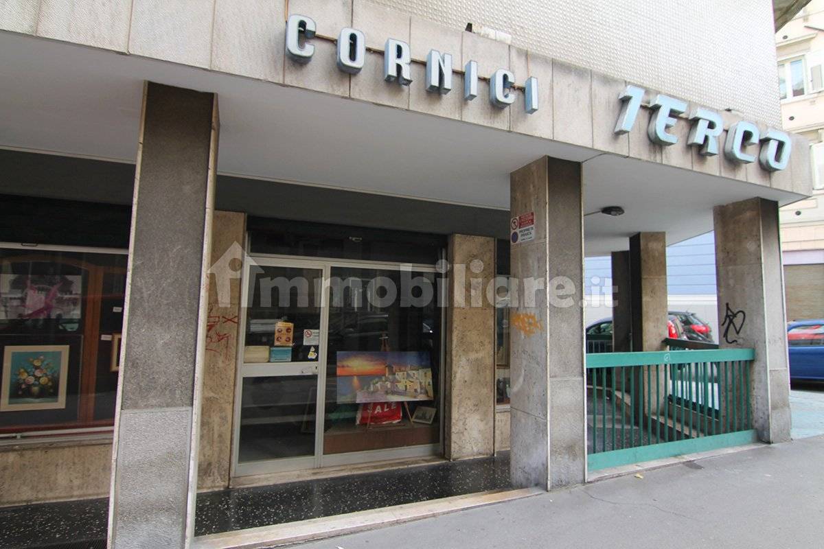 Locale commerciale in Vendita