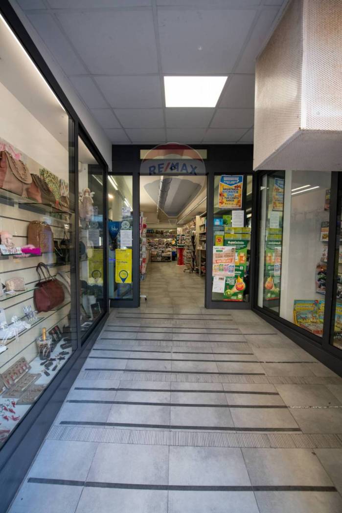 Negozio - Locale commerciale in Vendita