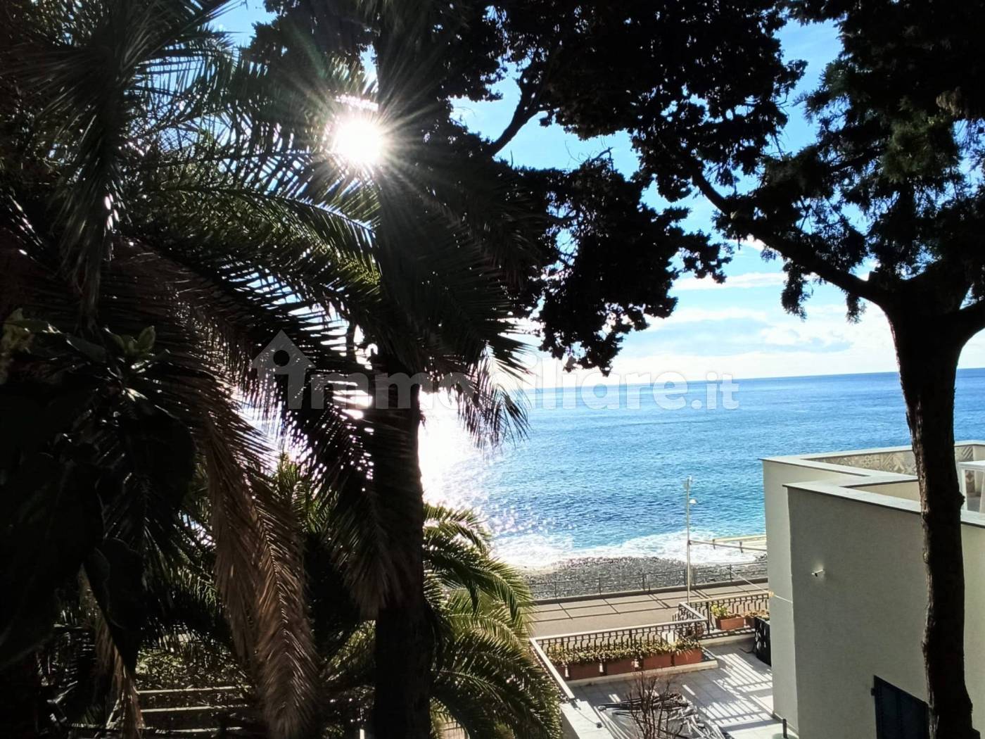 Trilocale via Genova, Centro, Varazze