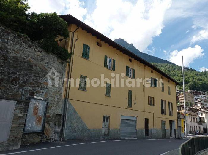 Trilocale via Roma 47, Centro, Chiesa in Valmalenco