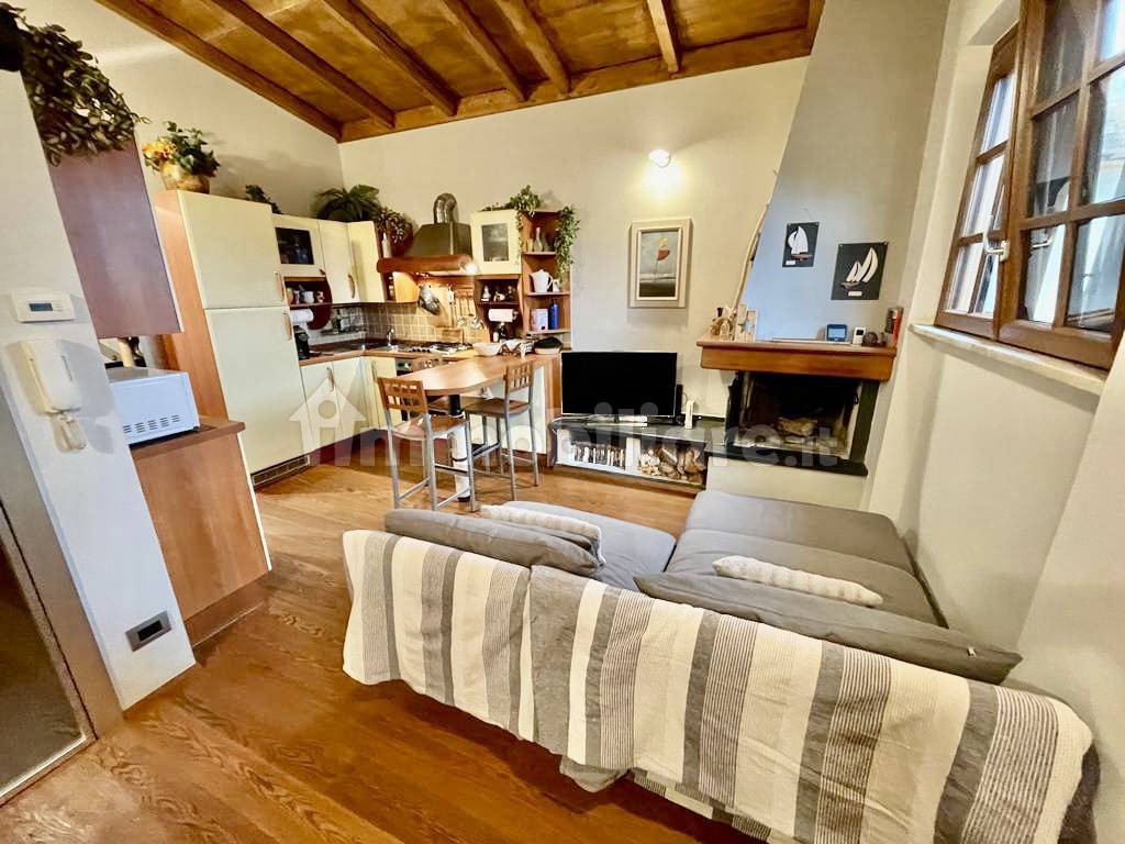 Trilocale via Lucca, Ronchi - Poveromo, Massa