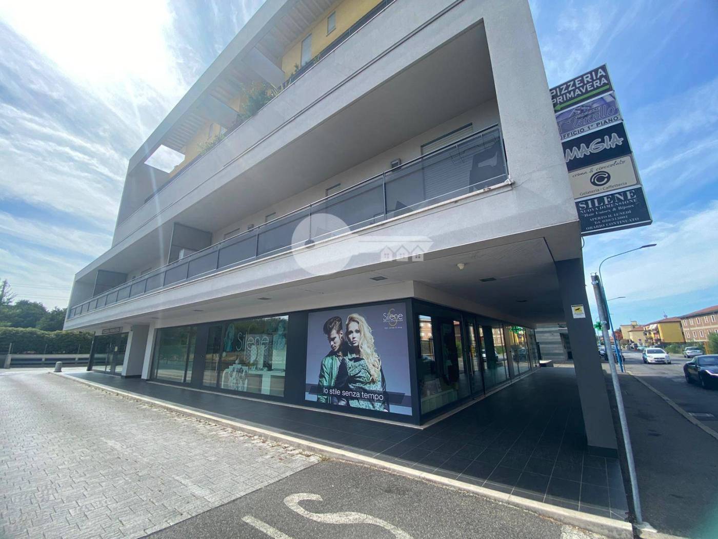 Locale commerciale in Vendita