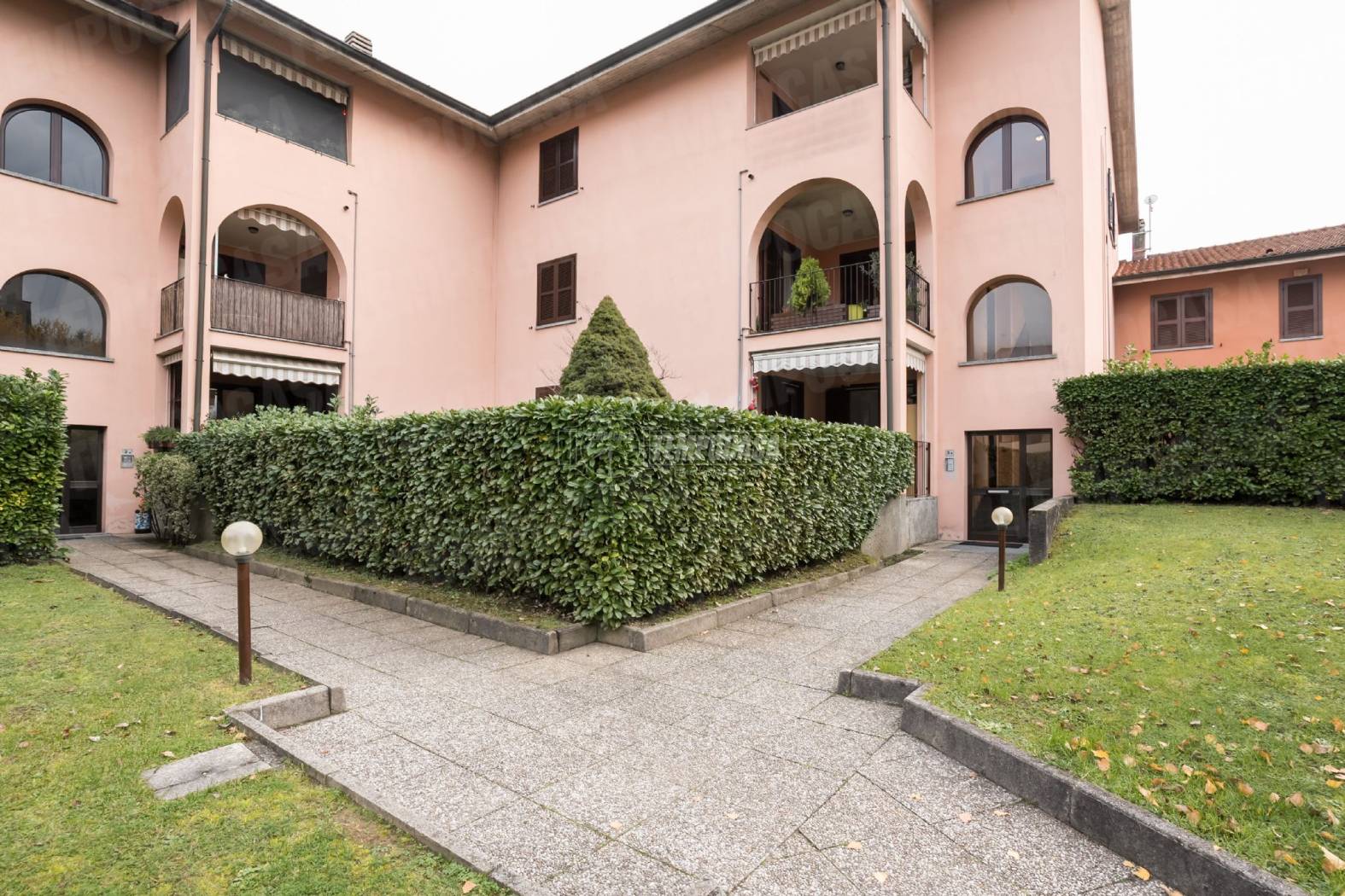 Trilocale via Carlo Alberto dalla Chiesa 3, Centro, Rogeno