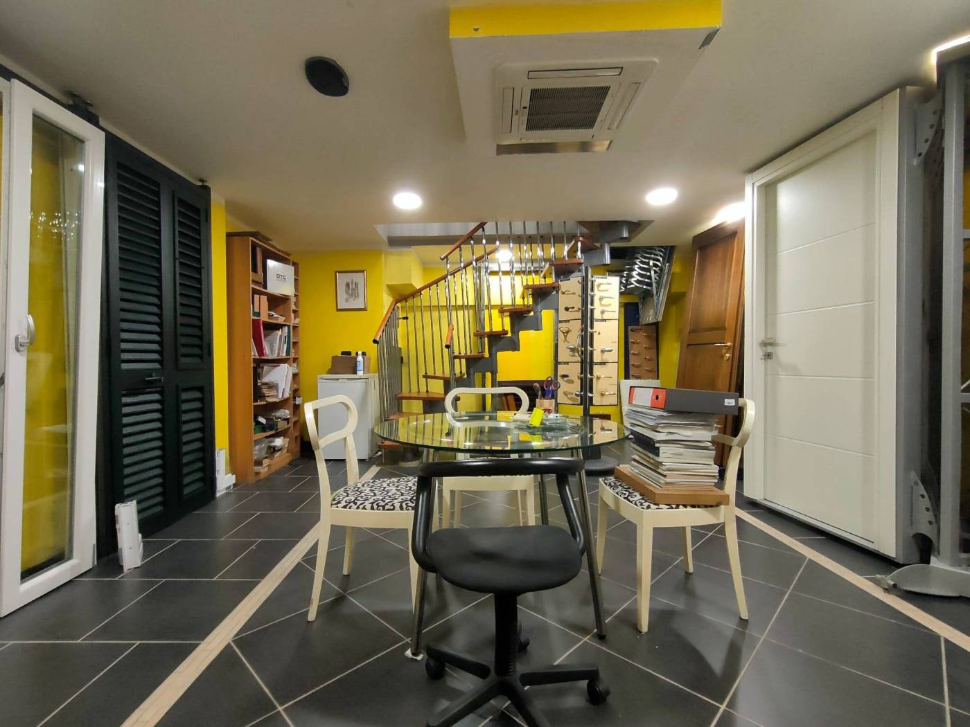 Locale commerciale in Vendita