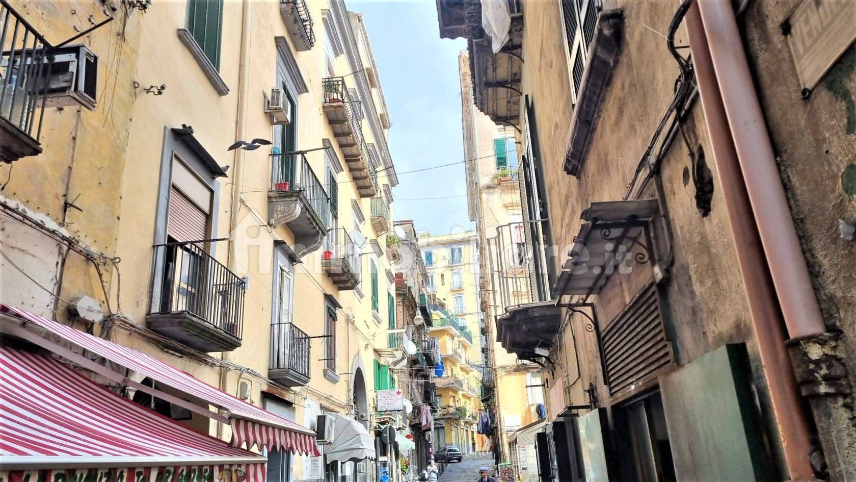 Bilocale Supportico Lopez 11, Sanità, Napoli