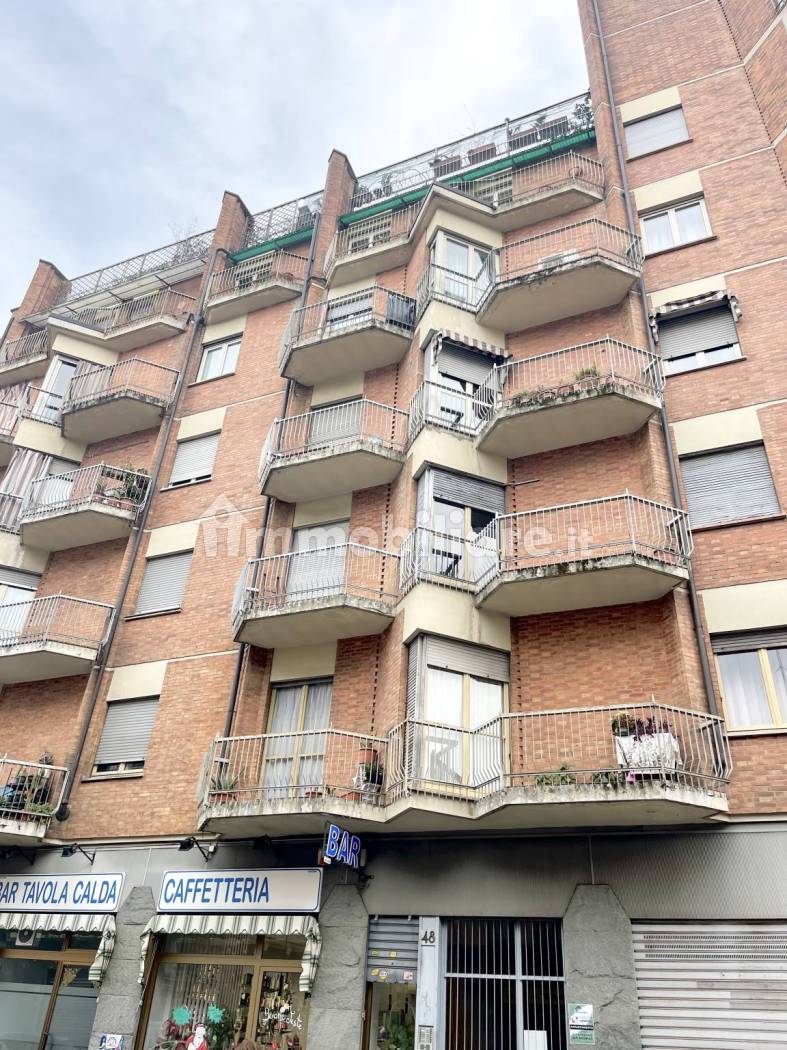 Bilocale via Montanaro 48, Barriera di Milano, Torino