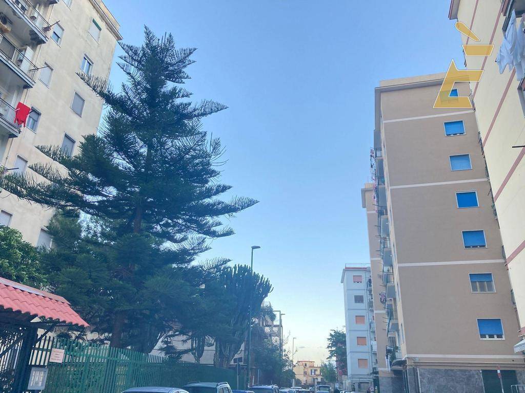 Locale commerciale in Vendita