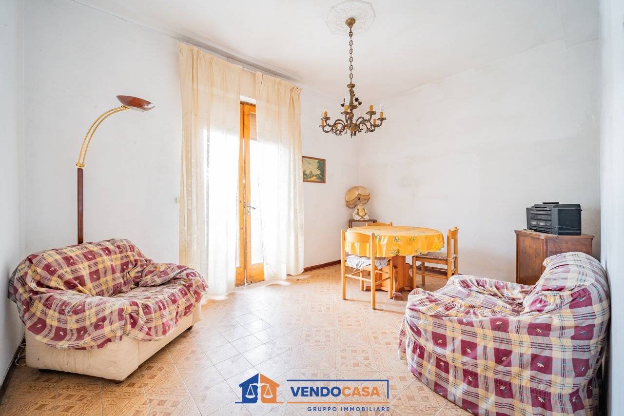 Quadrilocale via Montalbano 3, Mirteto, Massa