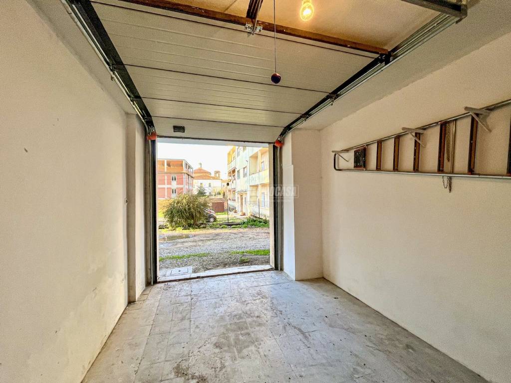 Vendita Appartamento Viterbo. Quadrilocale in via del Carnaro. Buono ...