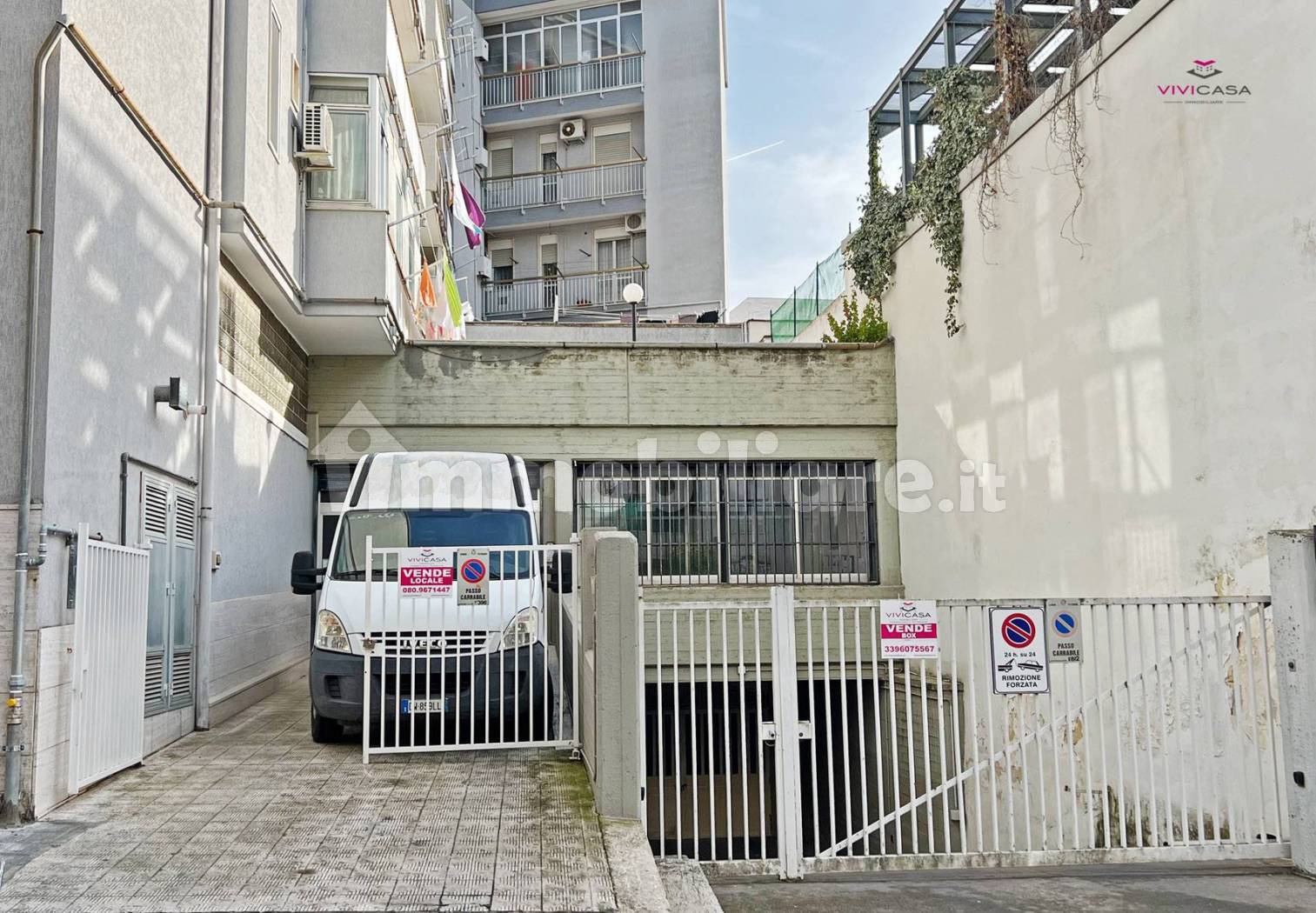 Locale commerciale in Vendita