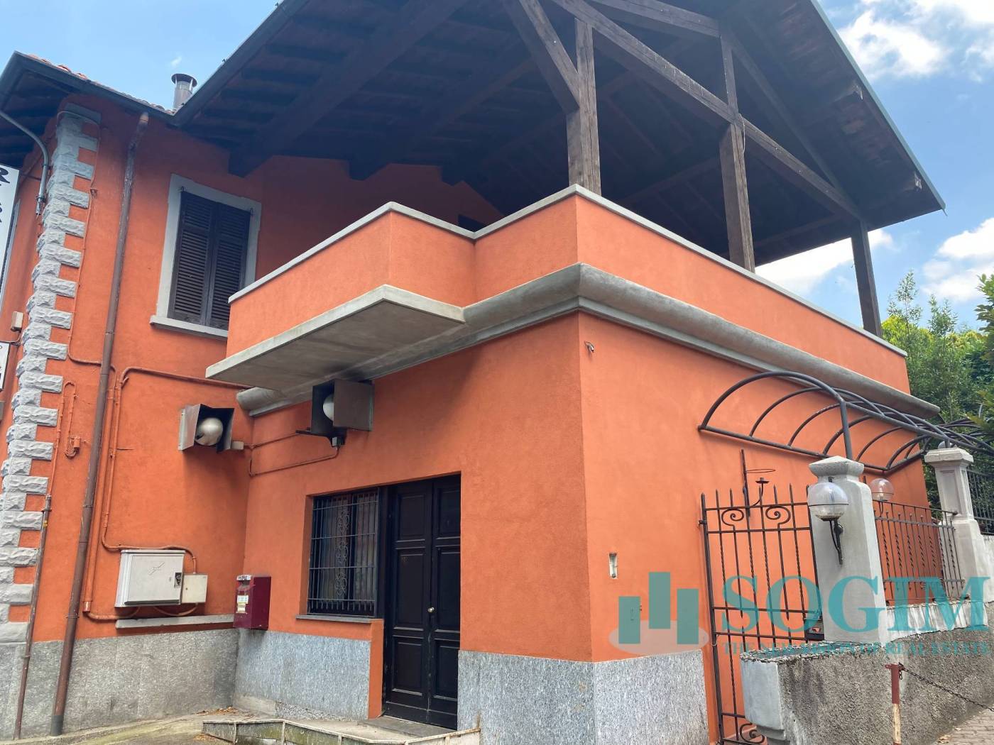 Locale commerciale in Vendita