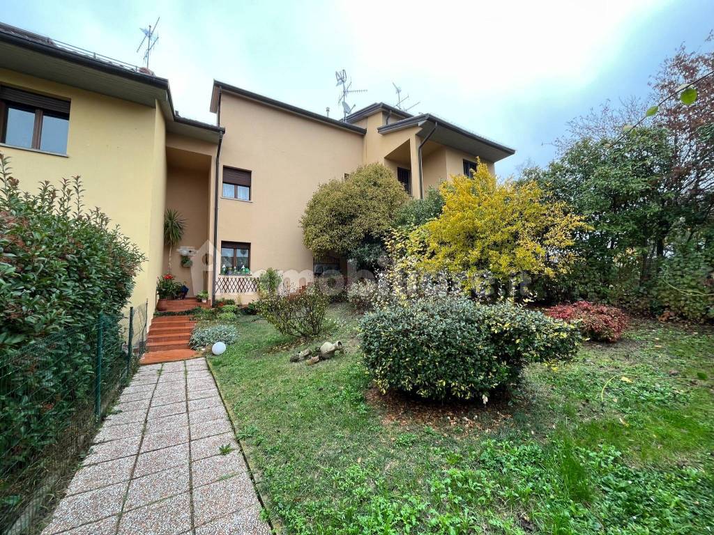 Vendita Villa a schiera in via Toscana Monte San Pietro. Ottimo stato ...