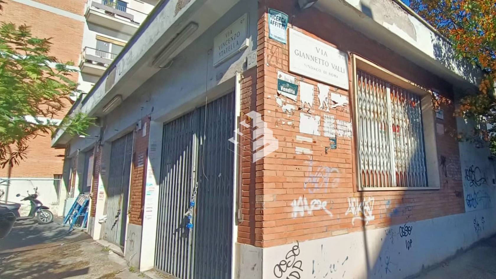 Locale commerciale in Vendita