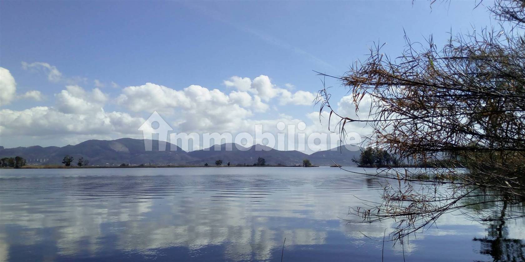 Locale commerciale in Vendita