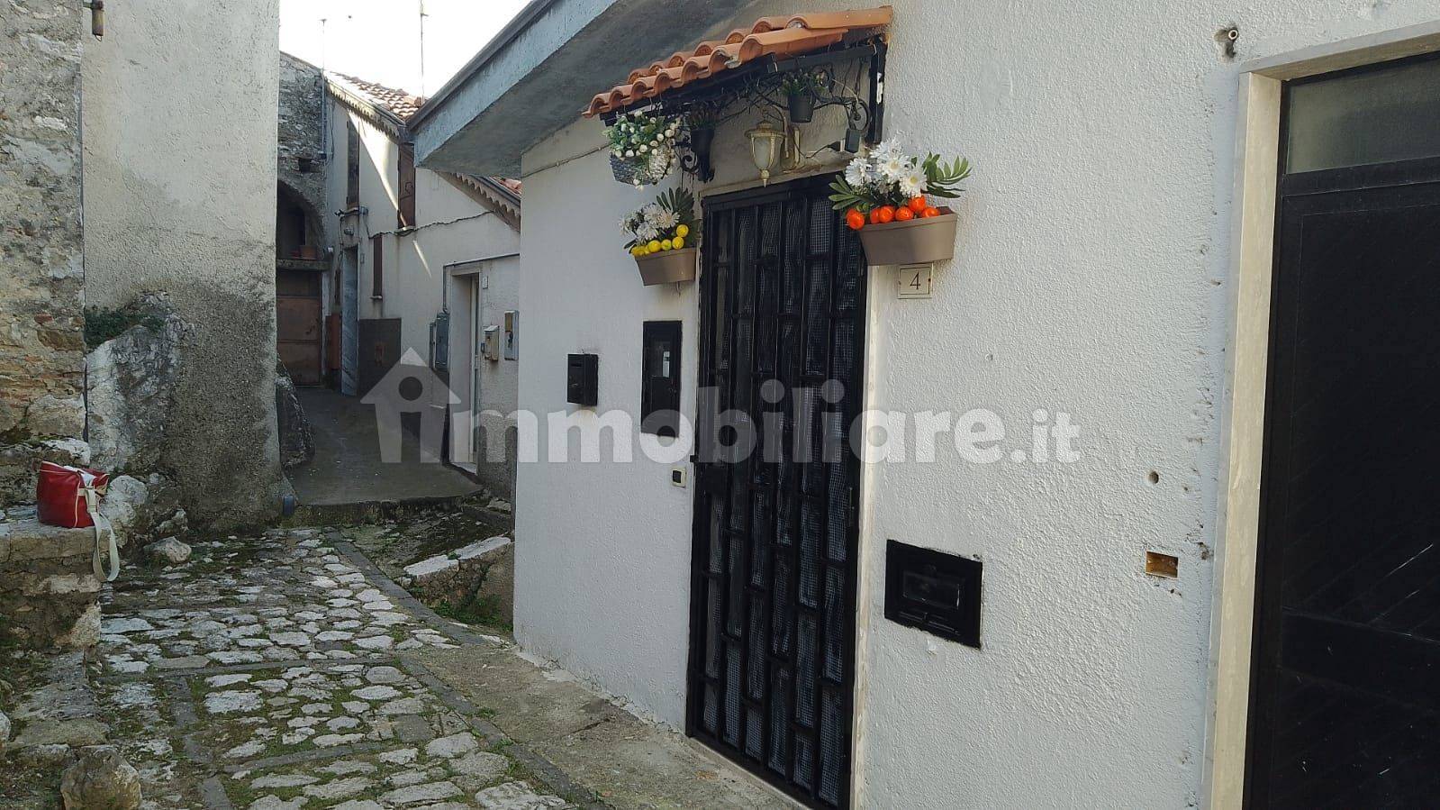 Bilocale Vico 4 Melfitana, Montemarano