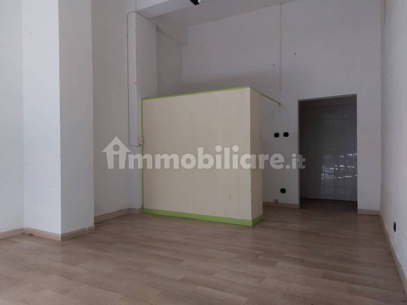 Locale commerciale in Vendita