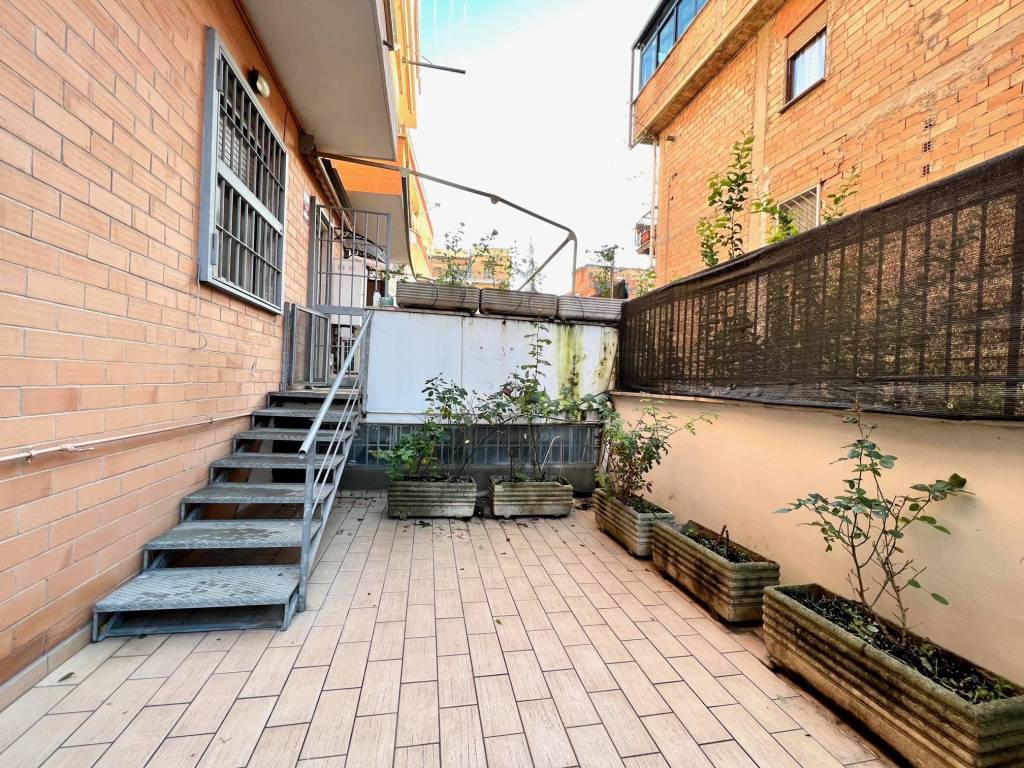 Vendita Appartamento Roma. Quadrilocale in via Angelo Cappuccio. Ottimo ...