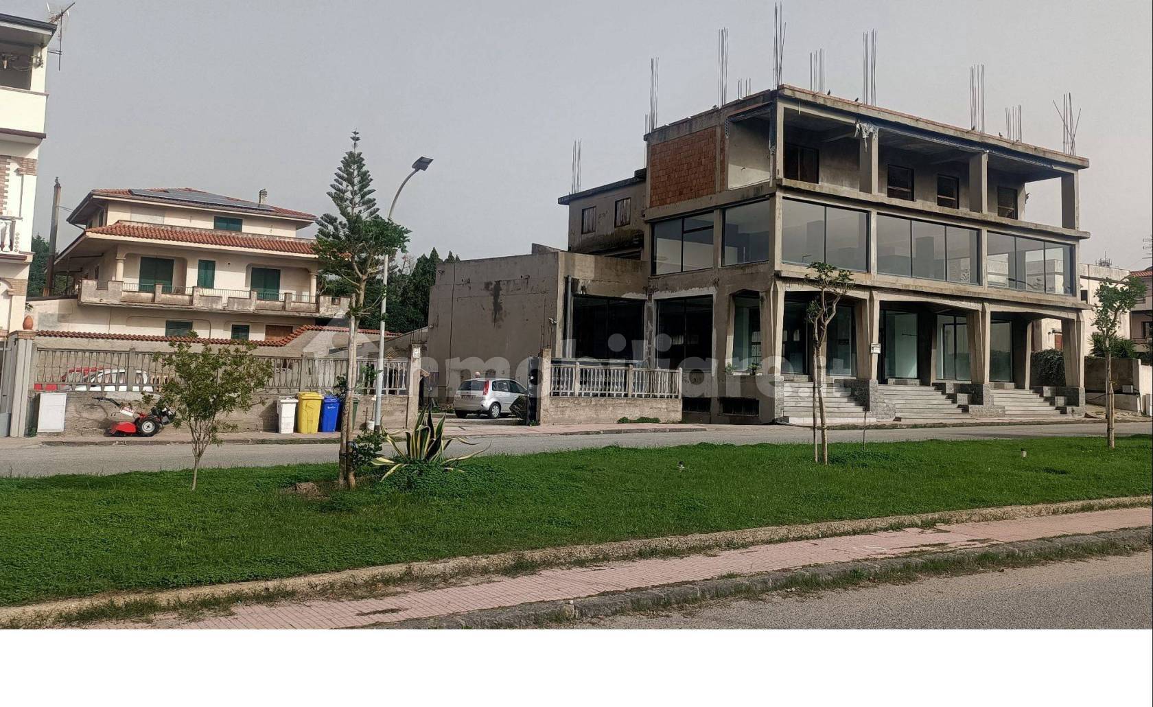 Locale commerciale in Vendita