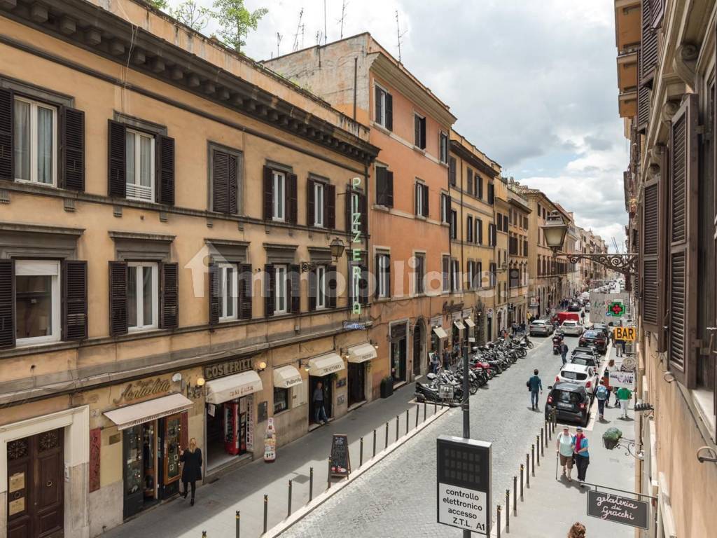 Sale Apartment Rome. 3-room flat in via di Ripetta 3. Excellent ...