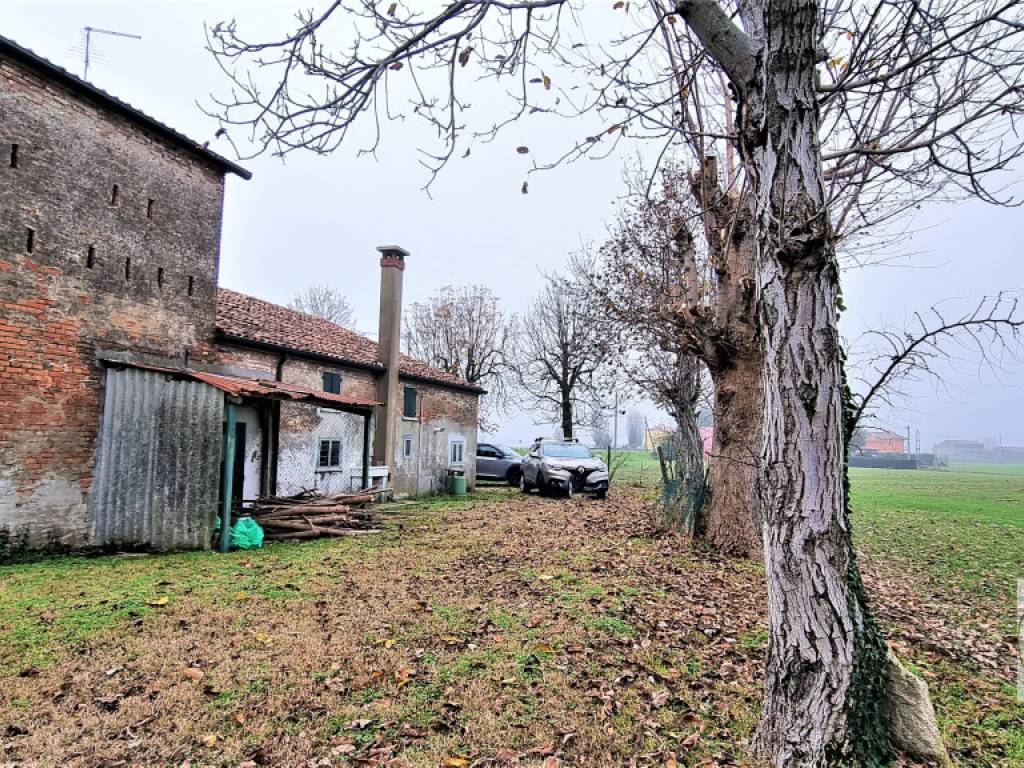 Vendita Terratetto unifamiliare in via Arzaron Este. Buono stato, posto ...