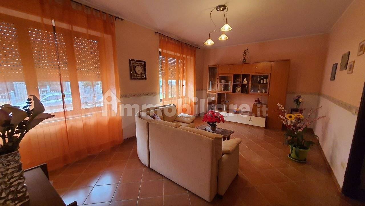 Appartamento via A  Vinciguerra, Centro, Bellona