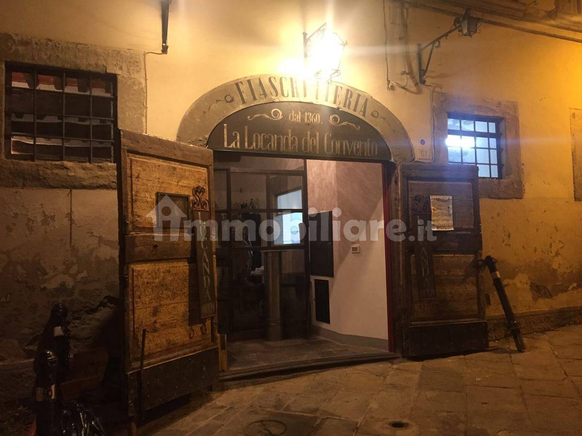 Locale commerciale in Vendita