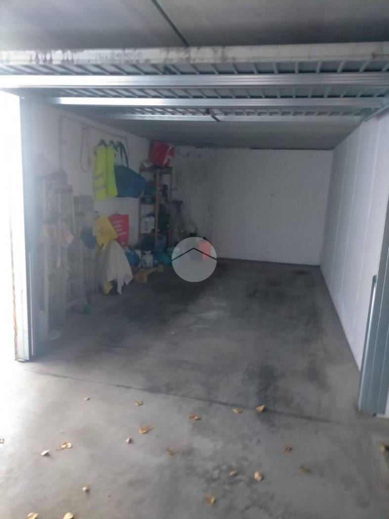 Garage - Box in Vendita