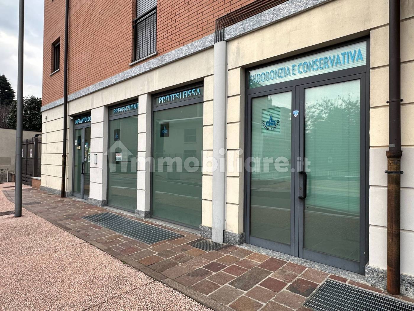 Locale commerciale in Vendita