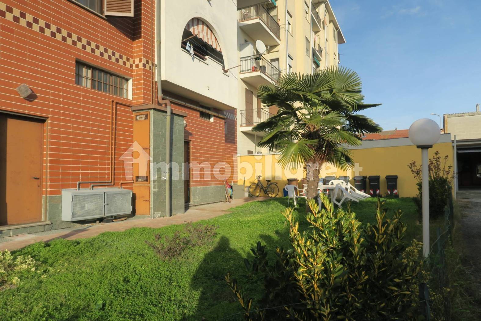 Trilocale via Davide Squarini 21b, Centro, Momo