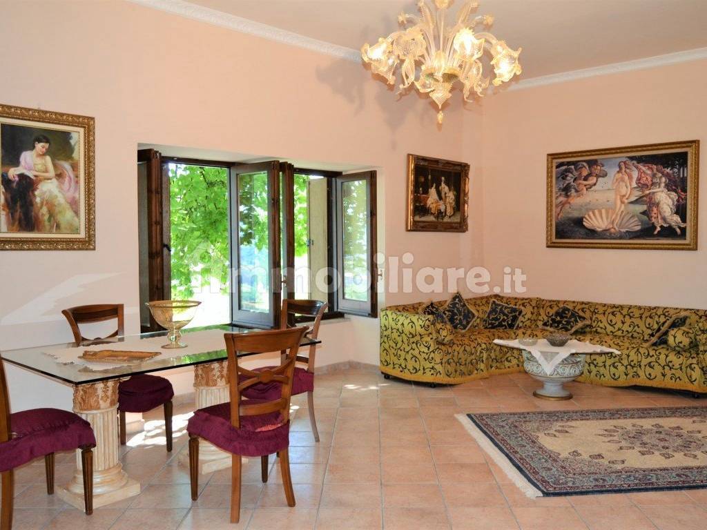 Vendita Appartamento in via Carafa. Grottolella. Con terrazza, rif ...