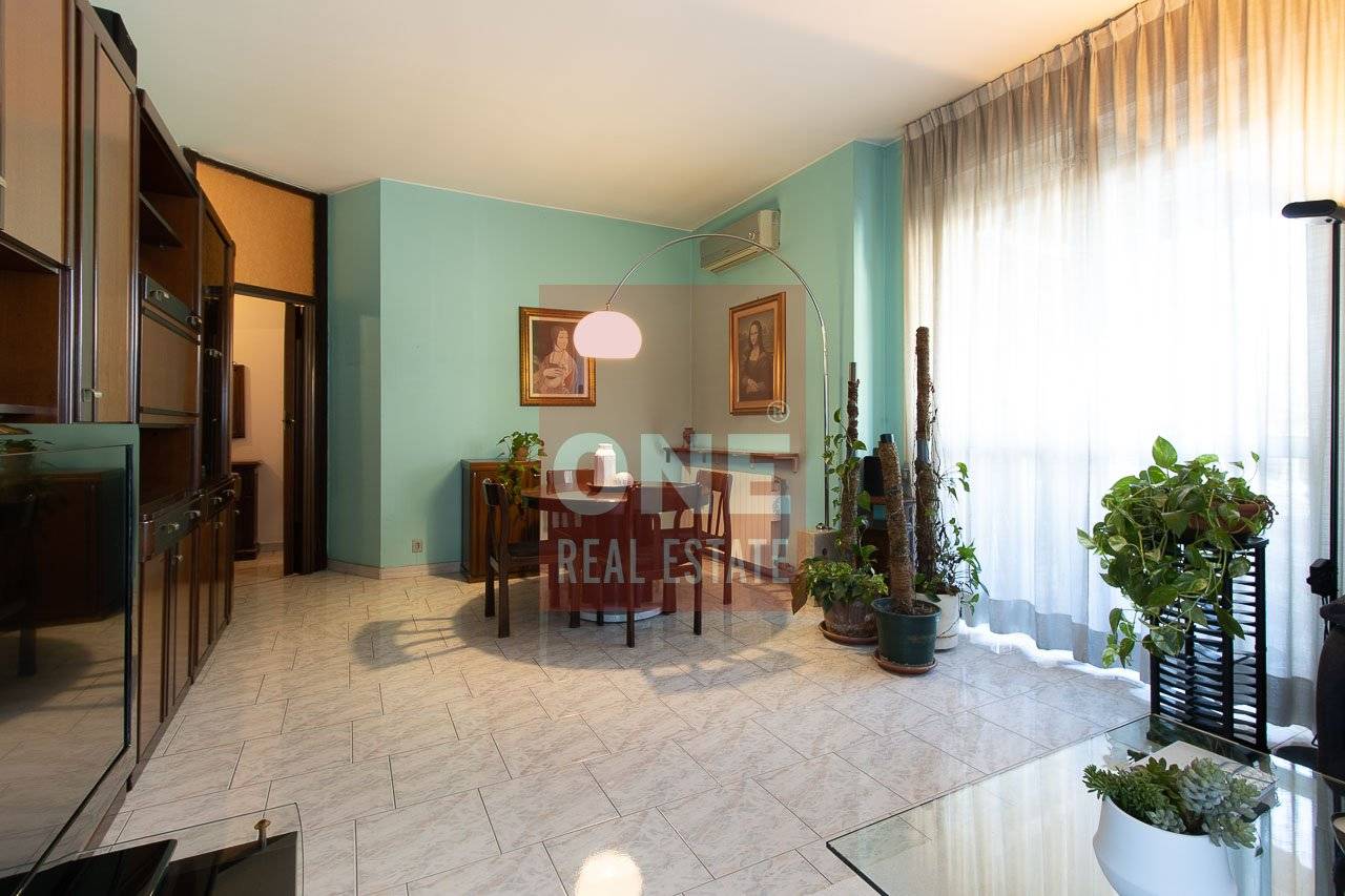 Trilocale via Valosa di Sopra 23, San Fruttuoso, Monza